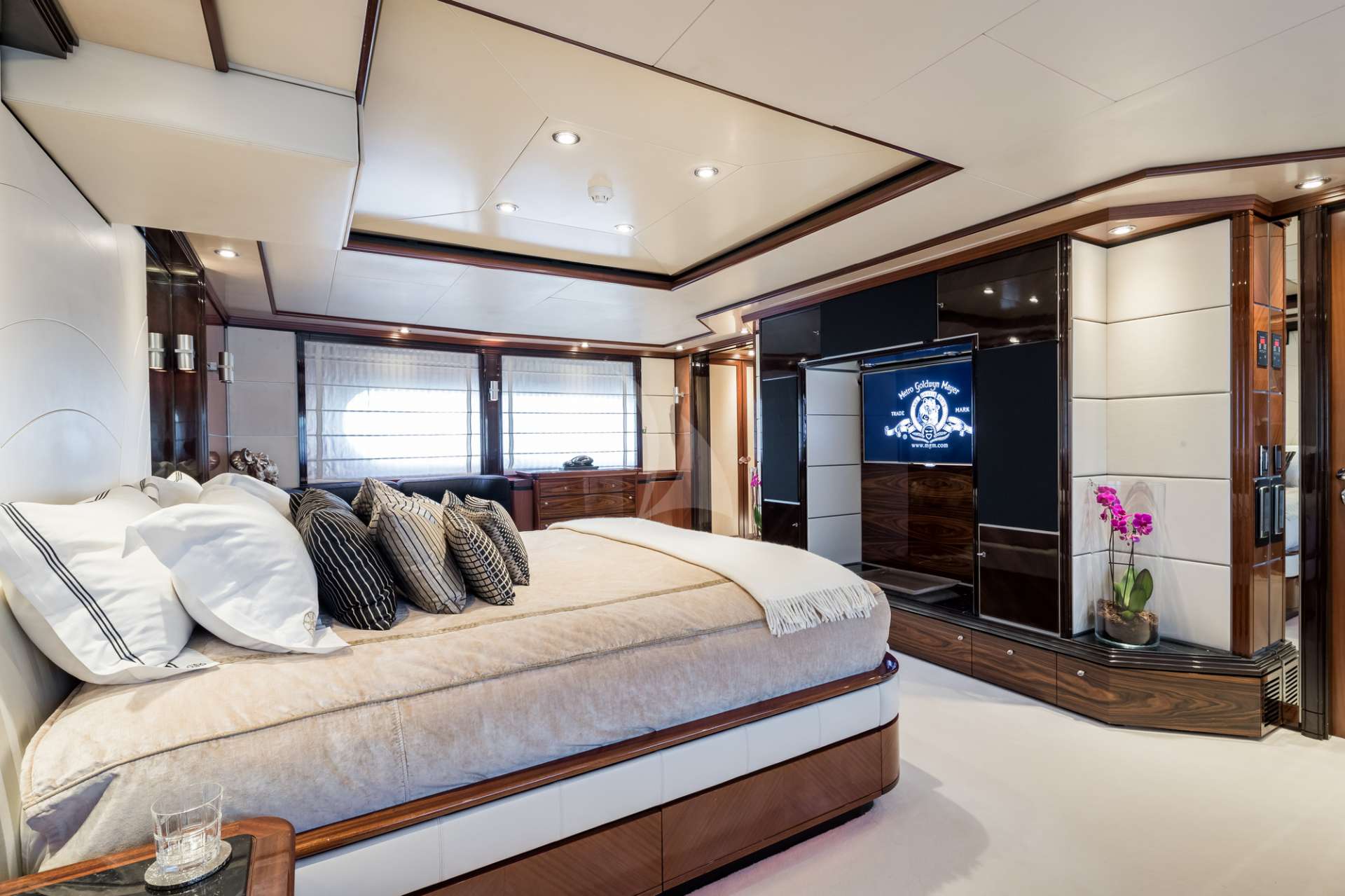 MAGENTA M 141' (43m) CRN Ancona - Yachts Worldwide - Yacht Charters